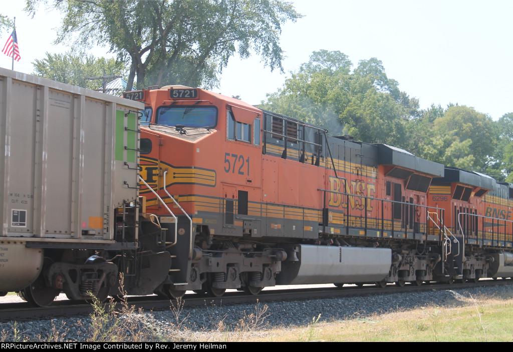 BNSF 5721 (2)